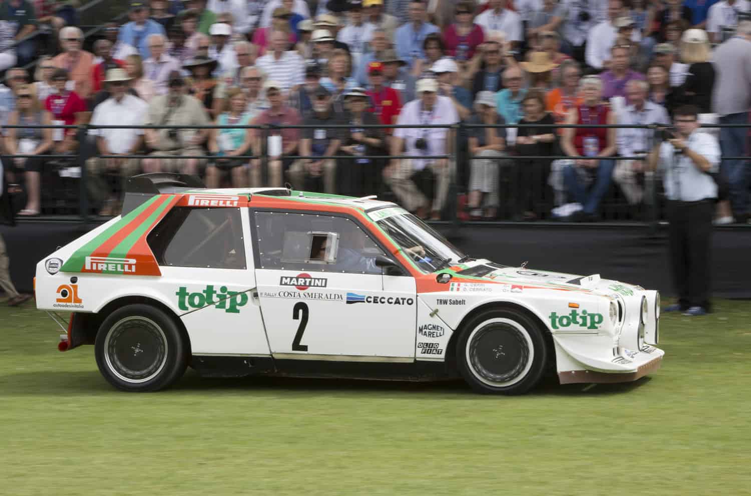 Martini & Rossi’s High-Speed Vermouth Billboards - Revs Institute